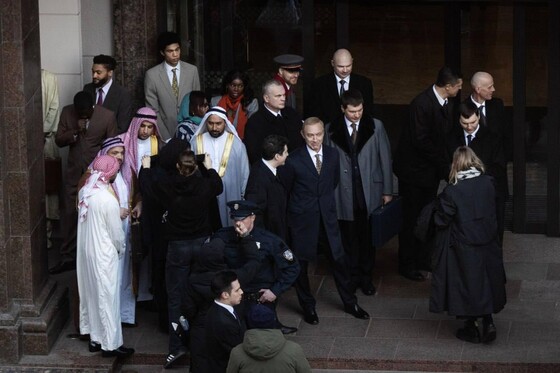 Фильм «Кремлёвский волшебник» / The Wizard of the Kremlin — трейлеры ...